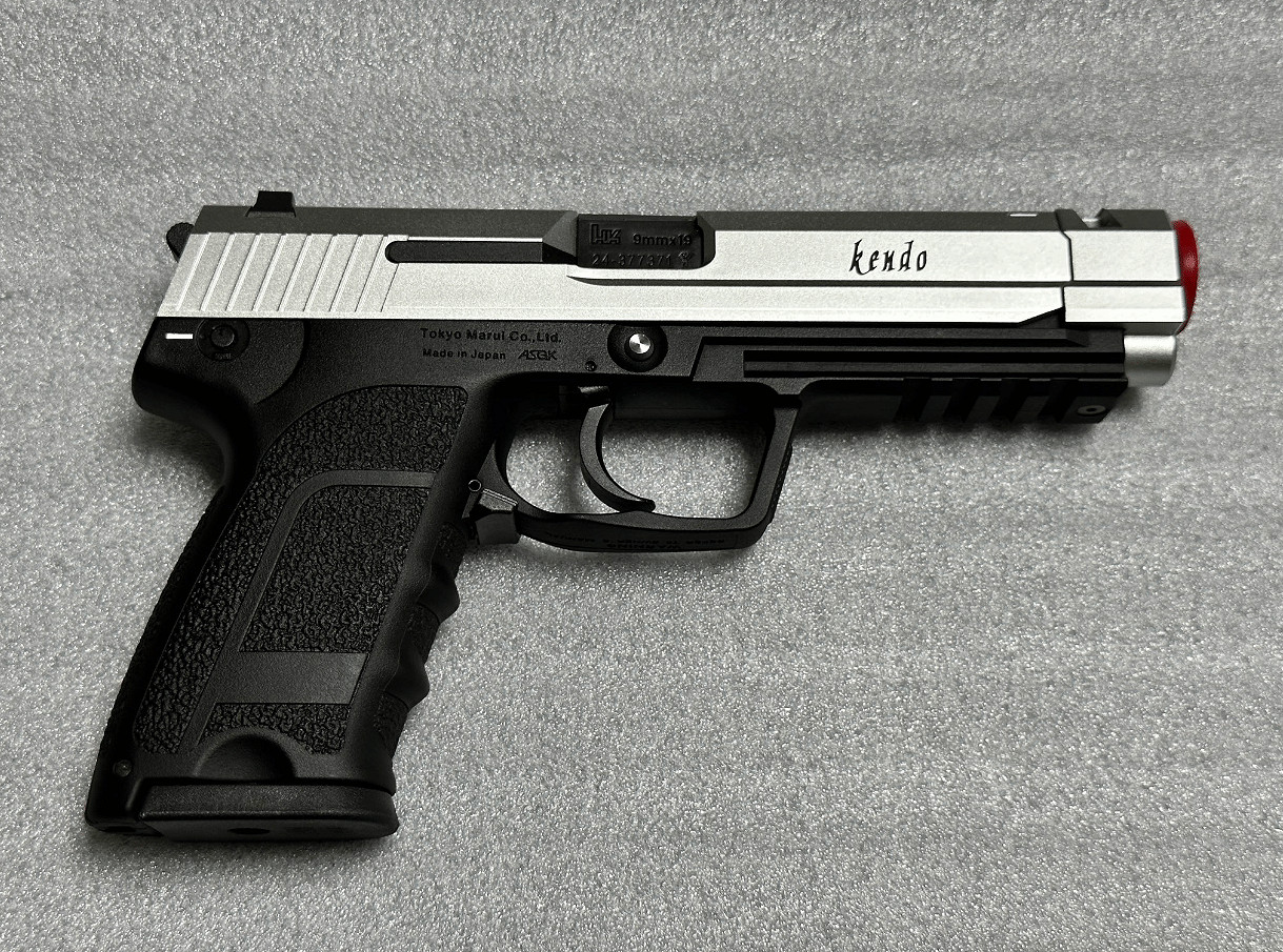 1680元！網友曬《生化4》裡昂限量SG-09R配槍模型！ - 遊戲狂